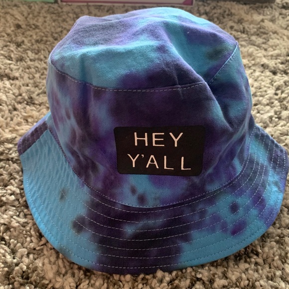 Addison Rae | Accessories | Addison Rae Hey Yall Tie Dye Bucket Hat ...